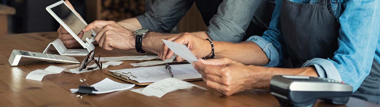 3 examples of poor financial management in hospitality